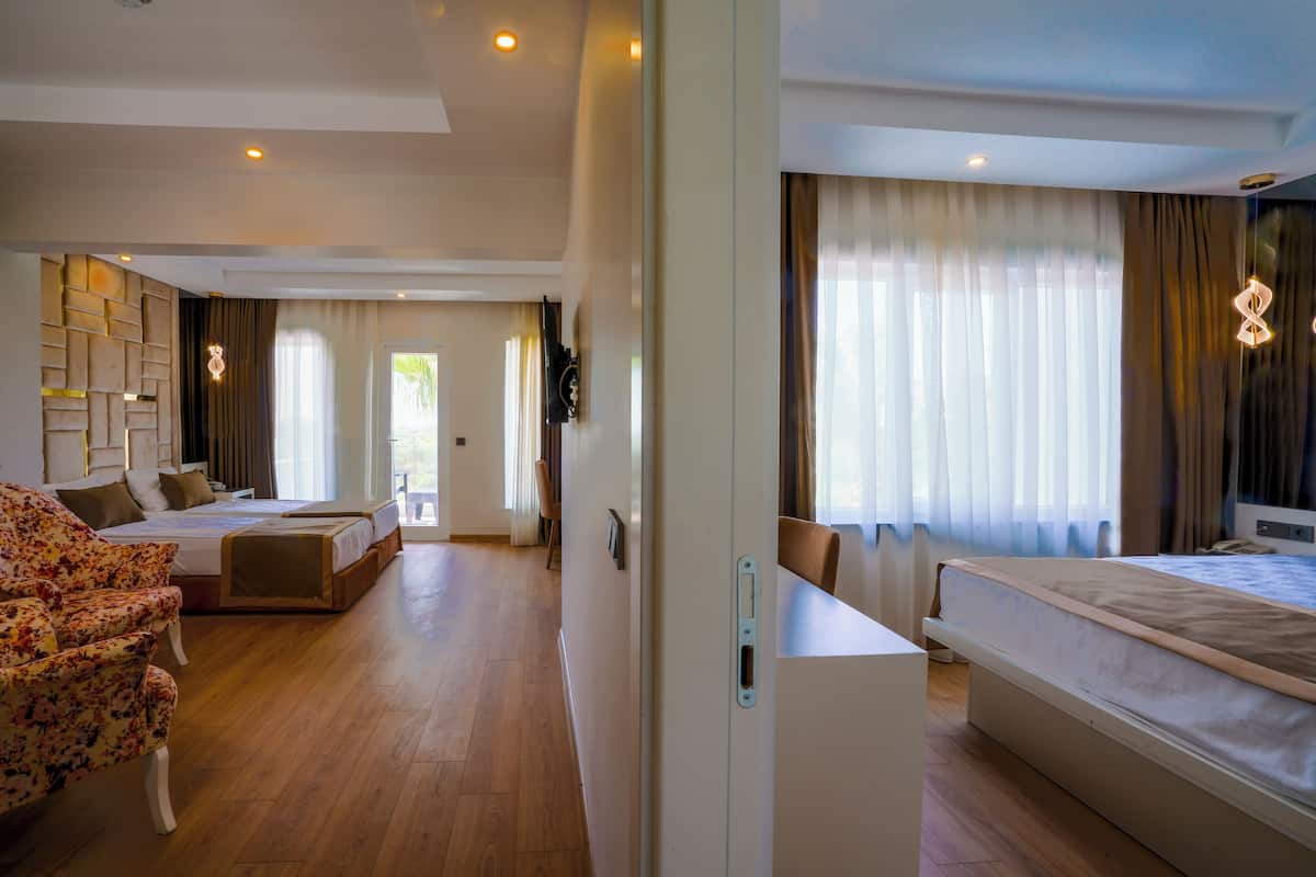 1 quarto, cofres nos quartos, escrivaninha