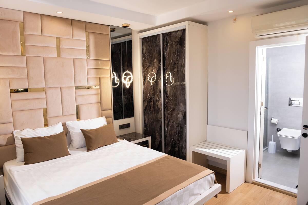 Quarto solteiro standard | 1 quarto, cofres nos quartos, escrivaninha