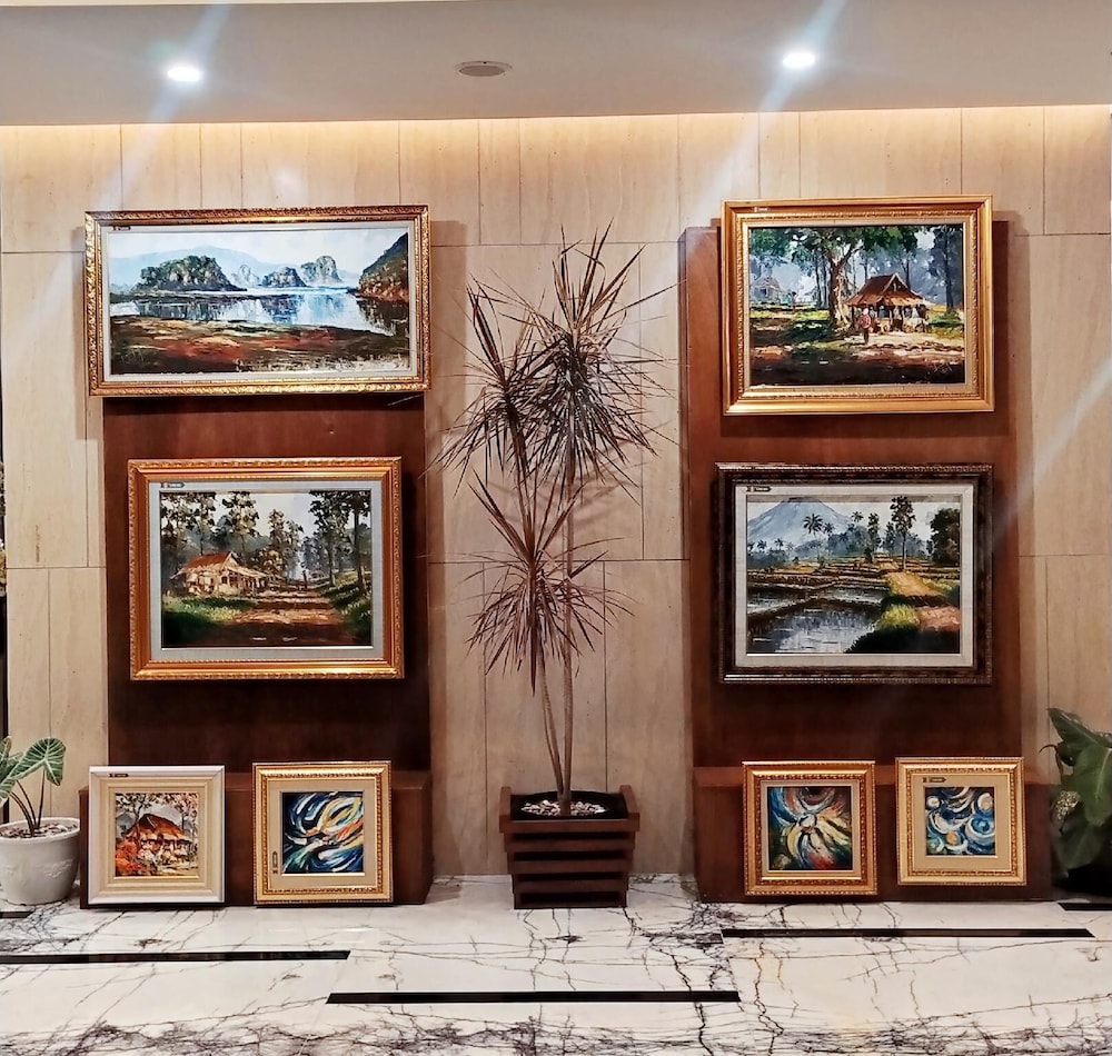 Dafam Lotus Jember Hotel - Jember