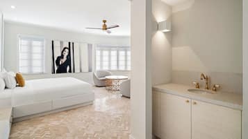 Suite Júnior, 1 cama king-size | Lençóis de algodão egípcio, roupa de alta qualidade, minibar