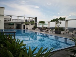 2 piscinas externas