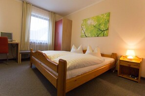 Quarto casal | Escrivaninha, Wi-Fi de cortesia, roupa de cama