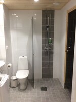 Apartamento, sauna seca | Banheiro | Chuveiro, secador de cabelo, bidê, toalhas de banho