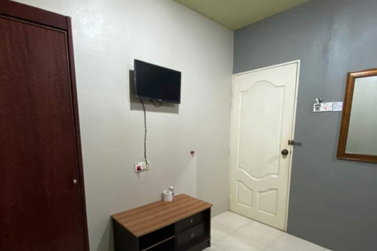 Escrivaninha, Wi-Fi de cortesia, roupa de cama