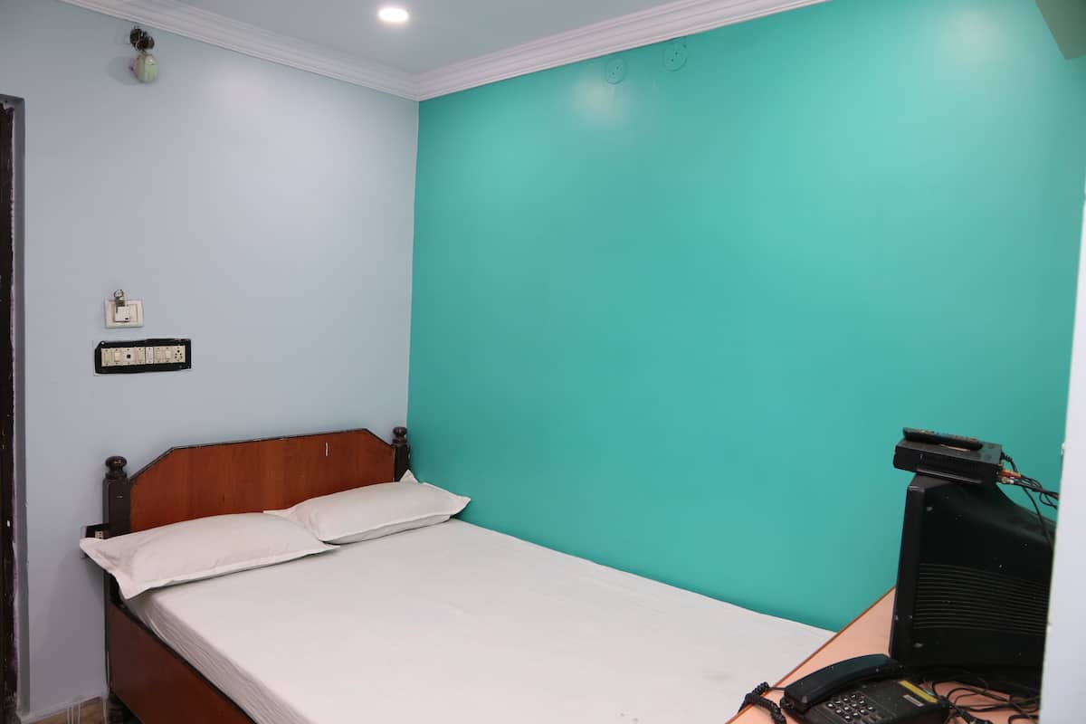 Quarto Duplo Básico para 1 Pessoa, 1 cama individual extragrande | Berços/camas para crianças, Wi-fi grátis