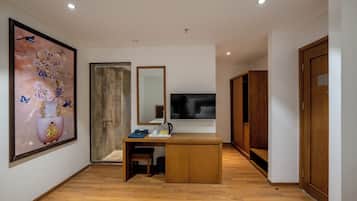 Quarto Twin Superior | Minibar, secretária adequada para computadores portáteis