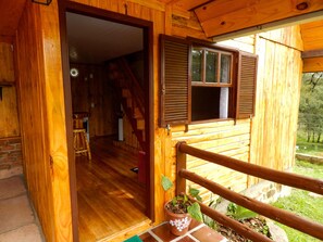 Cabana de Madeira Tradicional, 1 quarto, vista para o pátio | 1 quarto, minibar, Wi-fi grátis, roupa de cama fornecida 