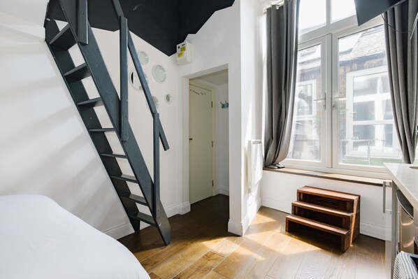 Classic Studio, 1 Double Bed | 1 quarto, roupas de cama premium, camas com colchões pillow-top