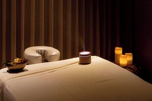 Banho turco, aromaterapia, massagens de pedras quentes 