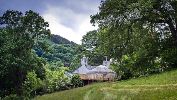 Hapus Yurt - Two Beautiful Yurts And Barn Cottage - Abergele