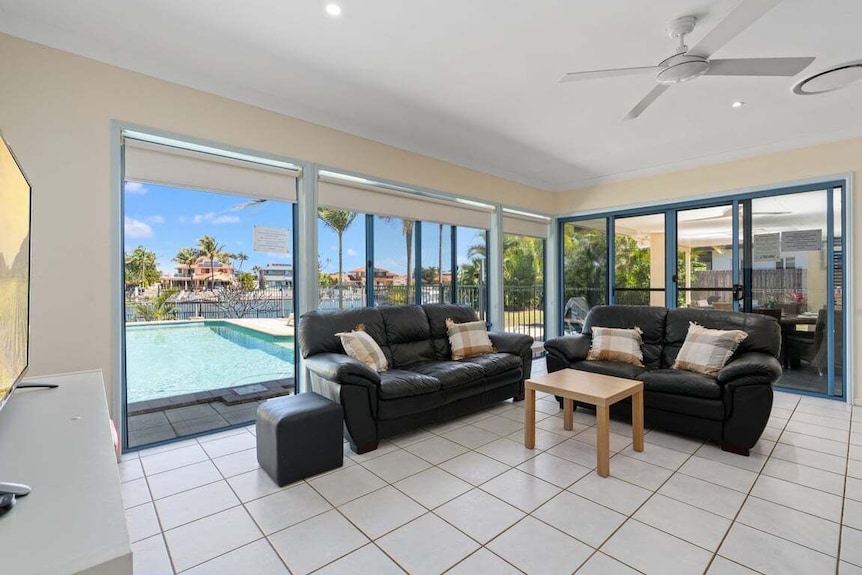 Relaxation & Space In A Canal Home - Bribie Island