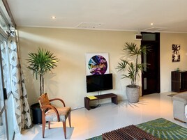 Casa, 3 quartos | Sala de estar | TV de ecrã plano 