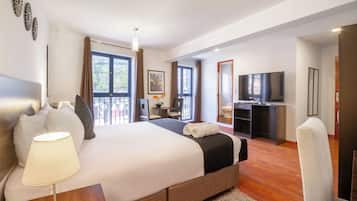 Suite Exclusiva (Jacuzzi) | Secretária, secretária adequada para computadores portáteis