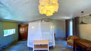 Suite Júnior | Com decoração personalizada, roupa de cama fornecida
