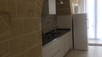 TV de ecrã plano, leitor de DVD