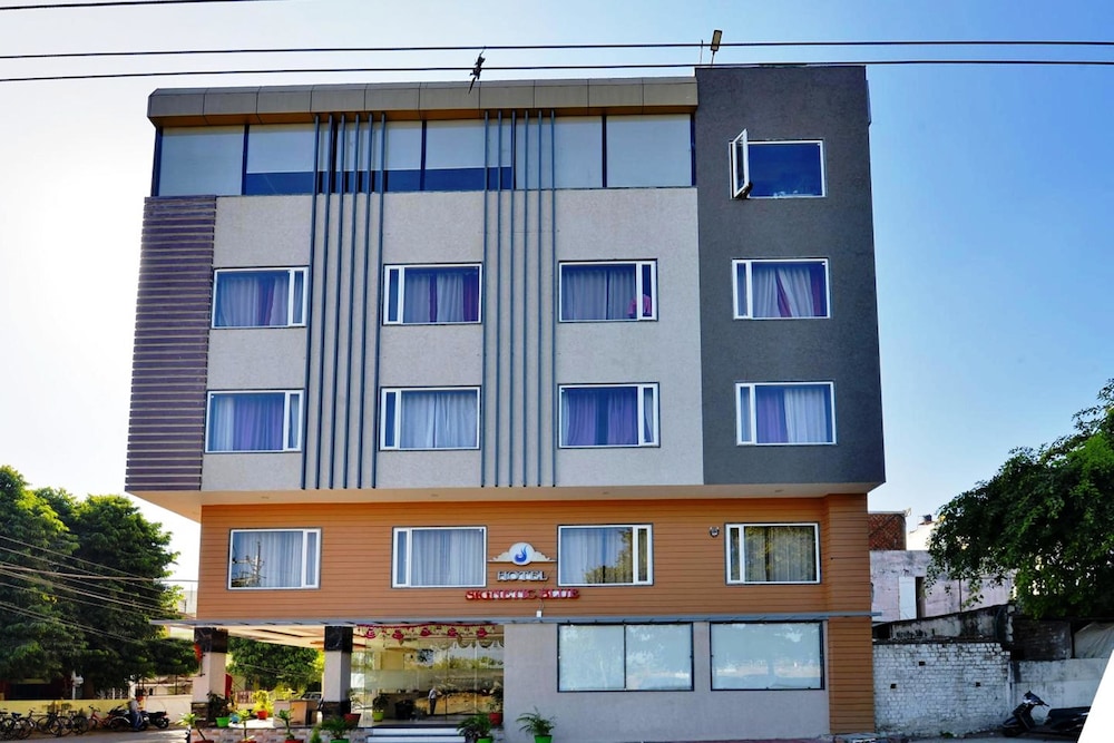 Hotel Signetic Blue - Bhopal