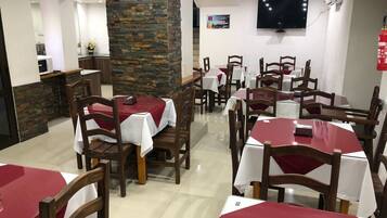 Pequeno-almoço tipo buffet diário incluído