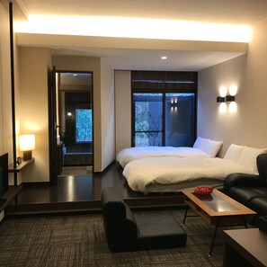 Quarto Twin Superior (with Private Partial Open-air Bath) | Cofre no quarto, Wi-fi grátis, roupa de cama fornecida