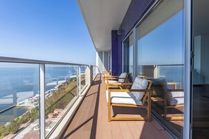 Apartamento panorâmico, 3 quartos, sacada | Terraço/pátio