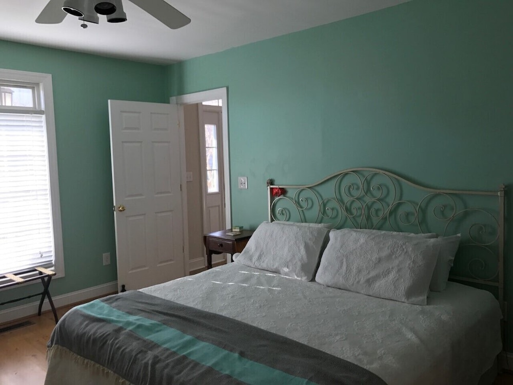 Kick-off Summer With A Memorial Day Stay In Morehead City️ - Morehead City, NC