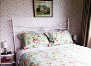 Individualmente decorados, Wi-Fi de cortesia, roupa de cama