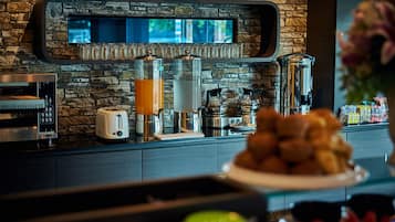 Café da manhã continental todos os dias (THB 300 por pessoa)