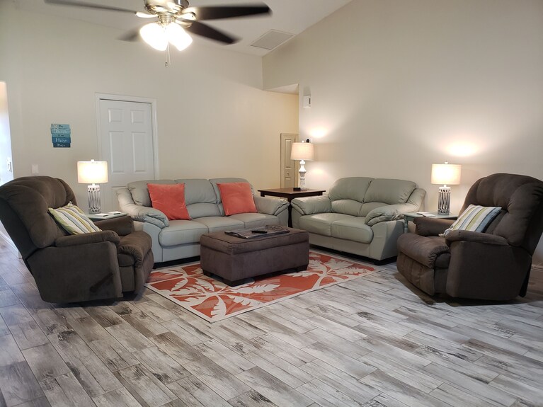 23 παλάμες στο Ivy Inn! - Fort Myers, FL