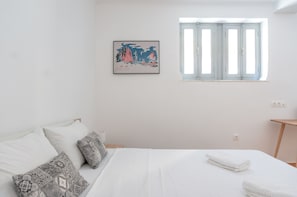 Quarto Triplo Deluxe | Berços/camas para crianças grátis, Wi-fi grátis 