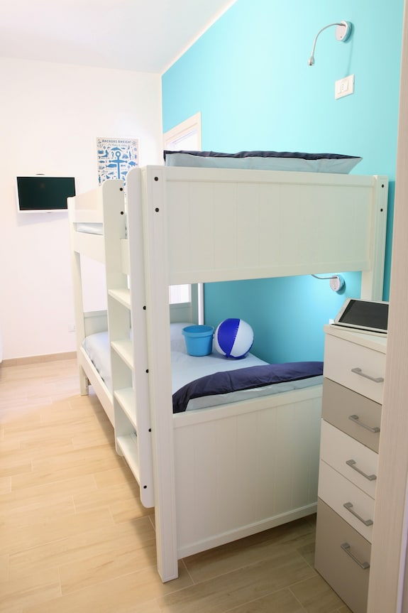 New 300 Mt From The Sea, With A Large Family Room - Grottammare