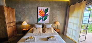 Suite, 1 cama king-size, vista para o oceano (2) | Roupa de alta qualidade, camas de colchão viscoelástico, secretária 