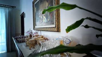 Café da manhã continental grátis todos os dias