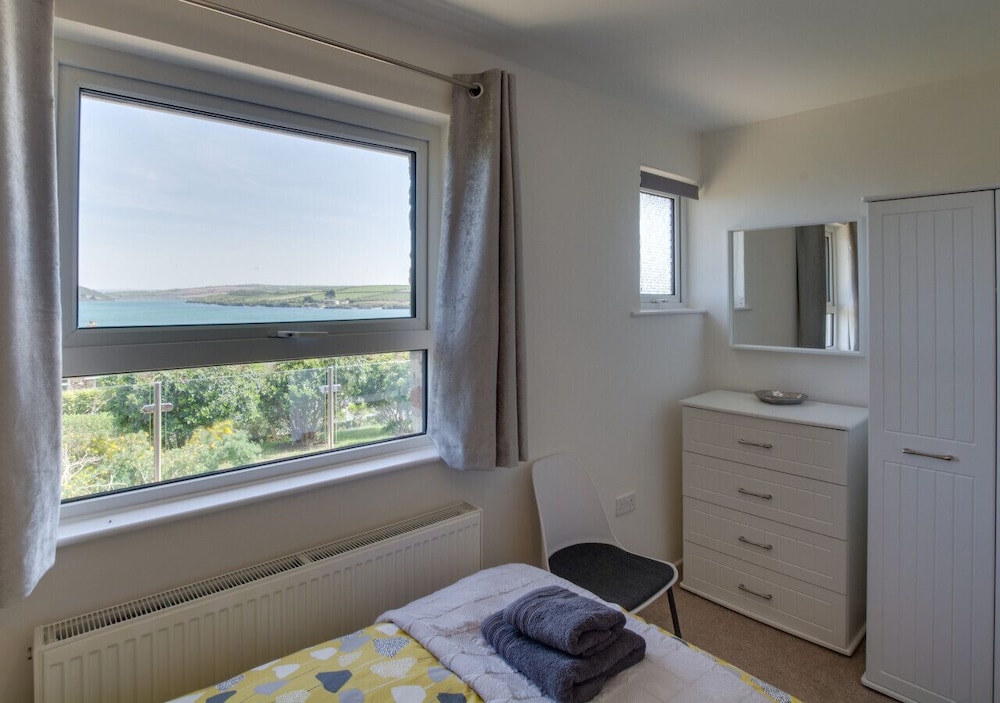 Sandbars - Two Bedroom House, Sleeps 4 - Wadebridge