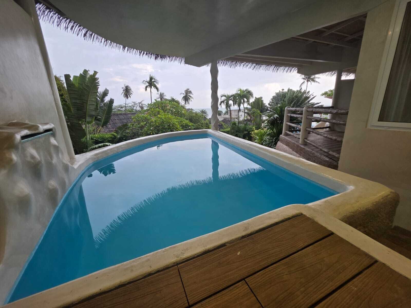 Quarto luxo | Roupas de cama antialérgicas, frigobar, cofres nos quartos