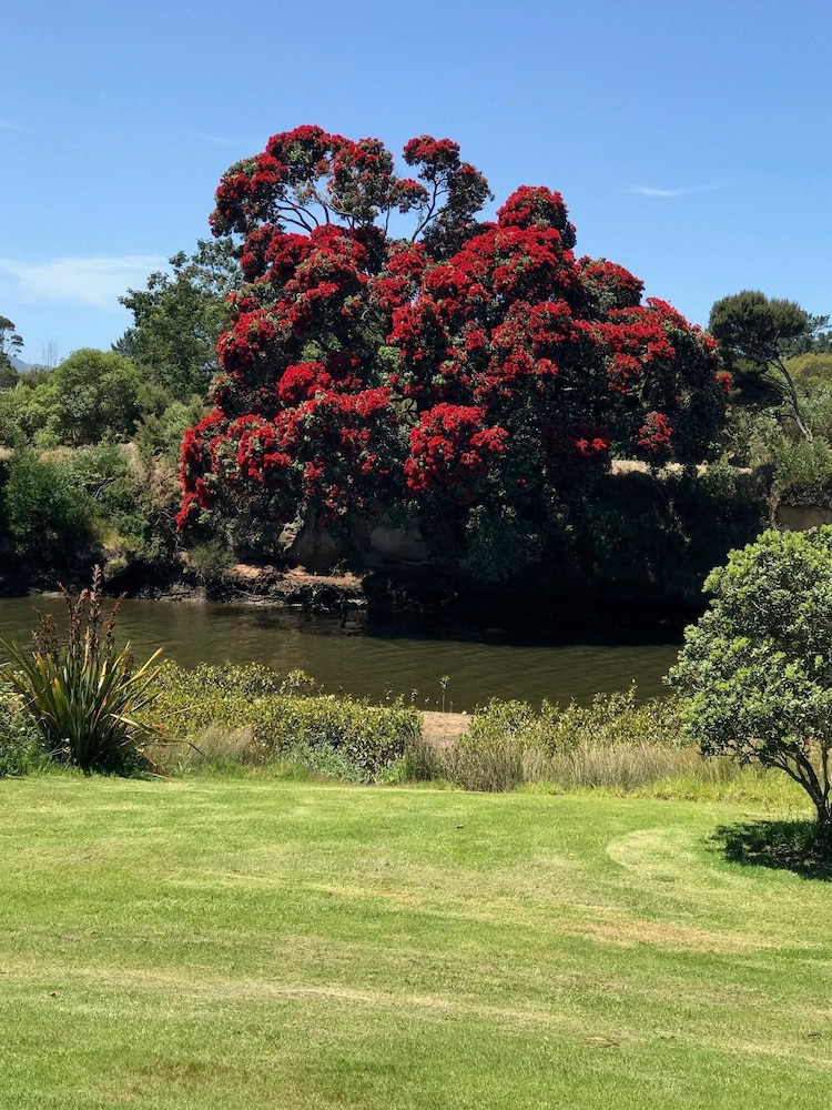 Ruakaka River And Beach Apartment - One Tree Point