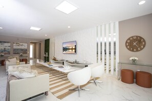 Casa, várias camas | Opções para refeição no quarto