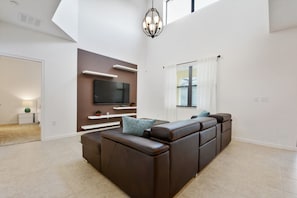 Casa, 6 quartos | Sala de estar