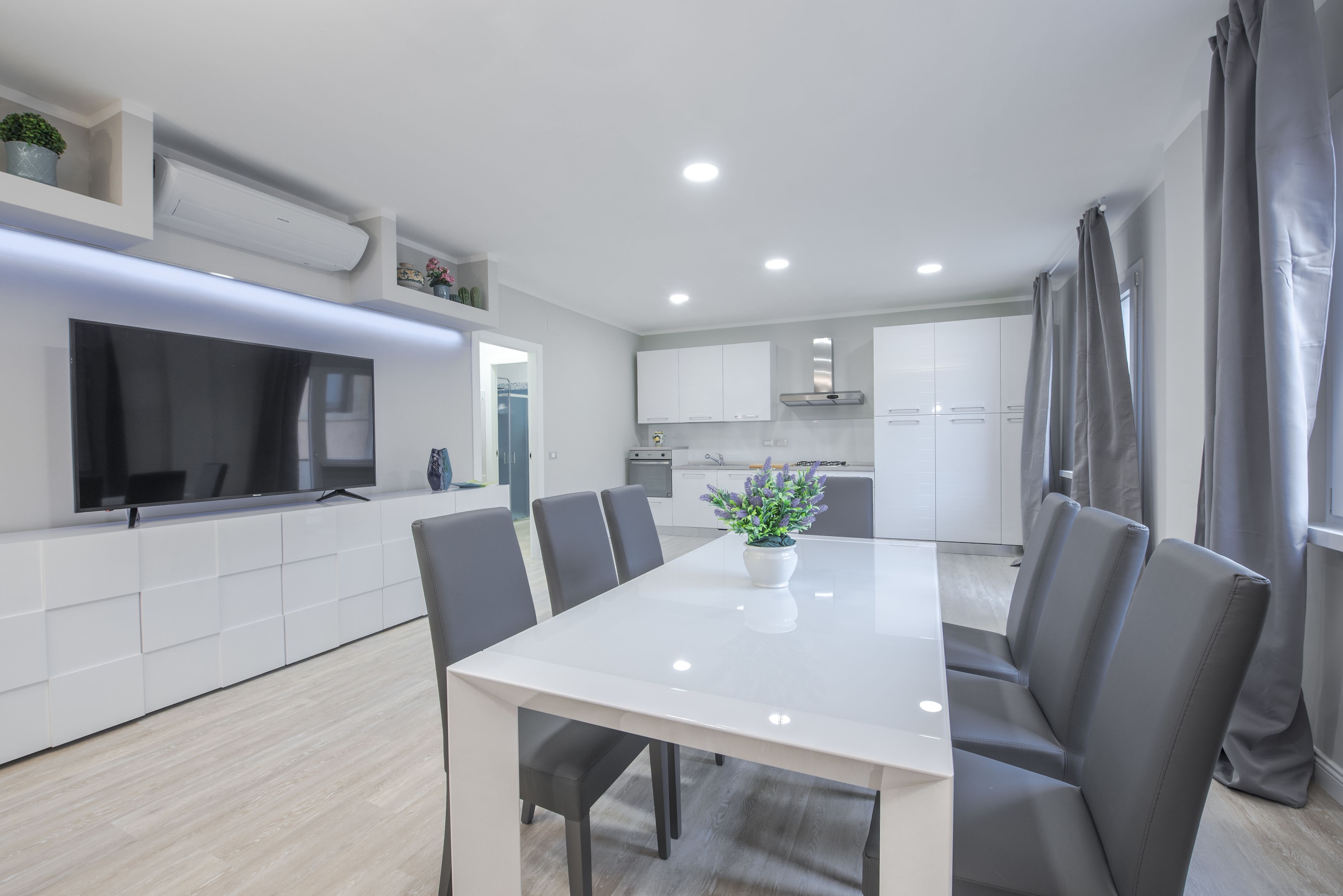 Apartamento, 2 quartos (Glicine) | Sala de estar | Televisor LED 