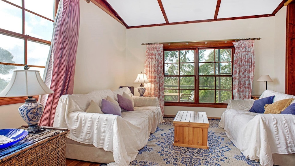 Sunnyside Hous At The End Of A Quiet Cul De Sac - Blue Mountains