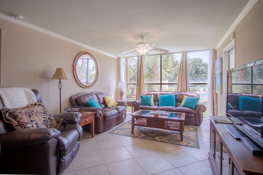 Sunshine On My Mind! Biloxi Beach-- That's A Sign! 2 Bedroom/2 Bath-sleeps 6! - Biloxi, MS