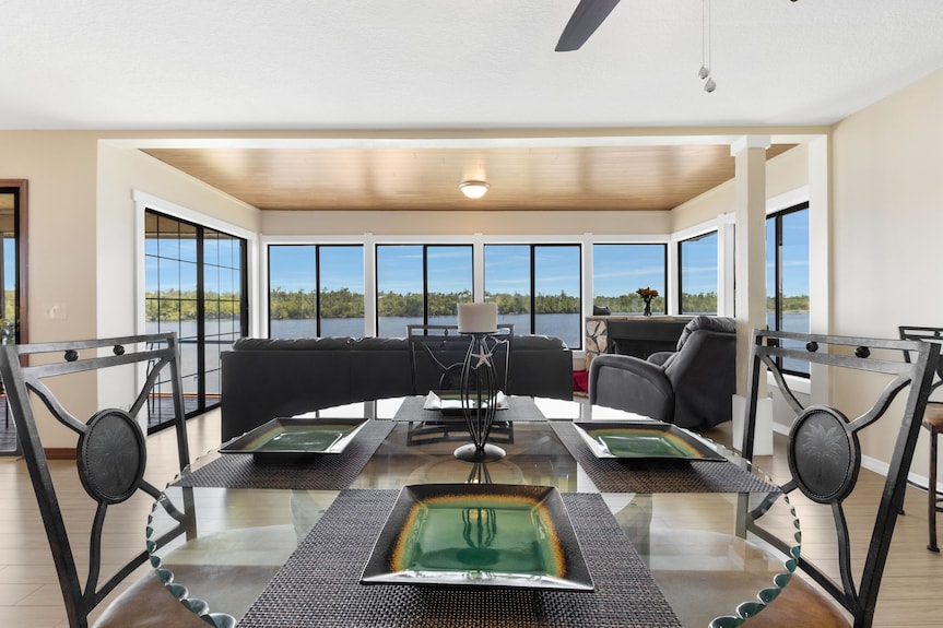 Water Front Property W/ Direct Access To The Homosassa River! - Homosassa Springs Wildlife State Park, Homosassa