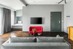 Minibar, cofre no quarto, com decoração personalizada 