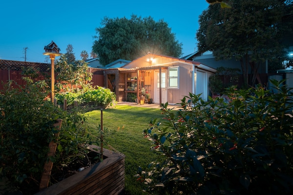 Relax In A Quaint Detached Guest House - San Jose, CA