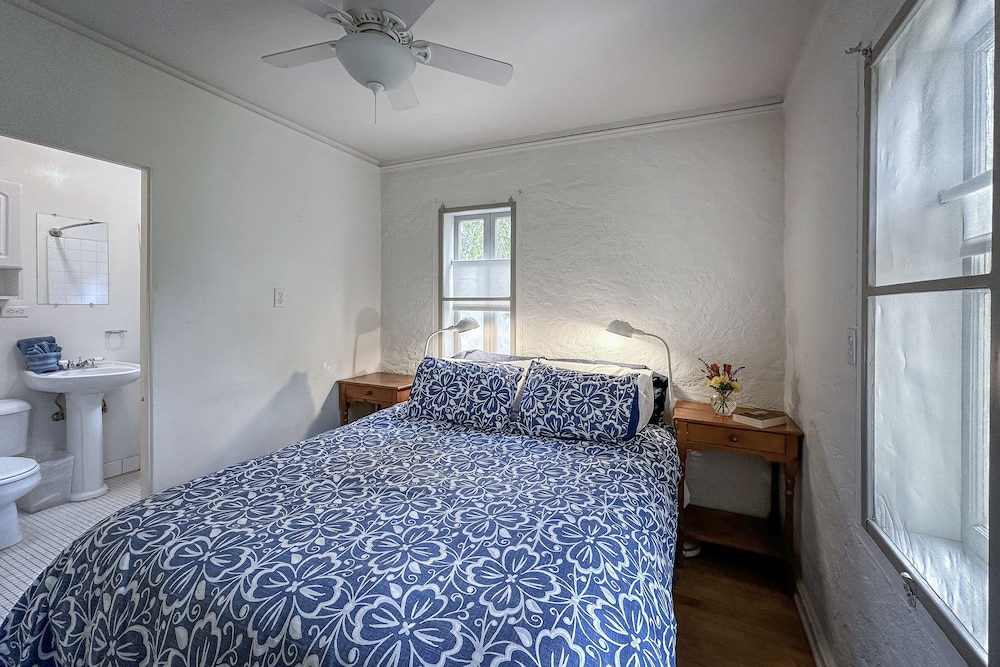 Ojai Garden Cottage - Delightful, Peaceful - In Town - Monthly Guest Rental - Ojai, CA