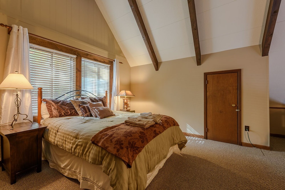 Relax At The Read Retreat-ready To Host Families All 4 Seasons - Beech Mountain, NC