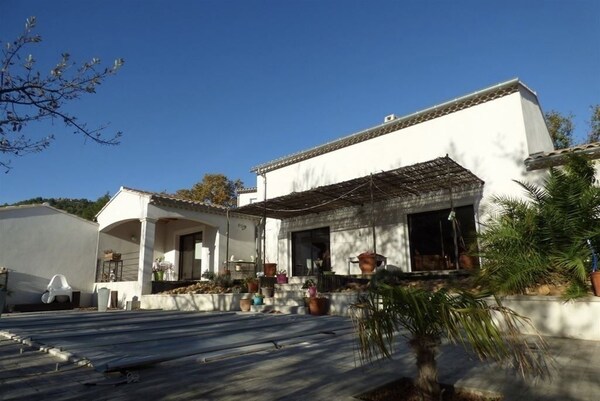 Schönes Ruhiges Haus Mit Pool - Bagnols-sur-Cèze