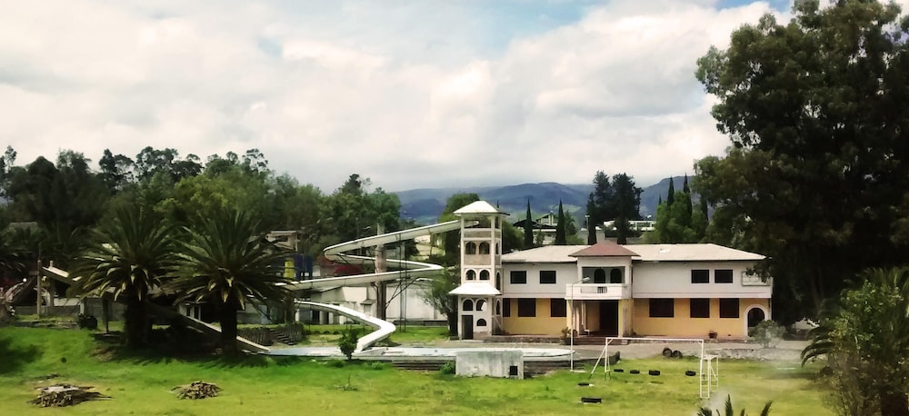 Lodge & Cooworking Space Outside From Quito - Quito