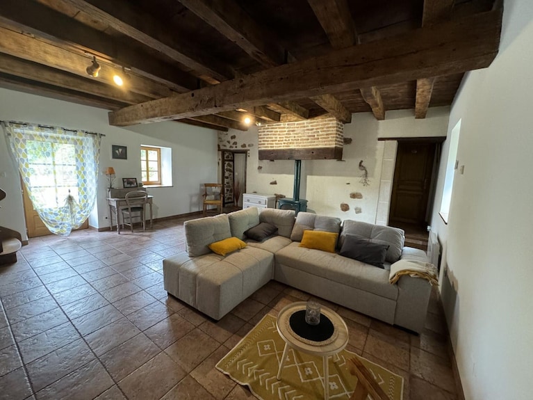 Restored Farmhouse, Pets Allowed, Near The Cher River - Auvergne