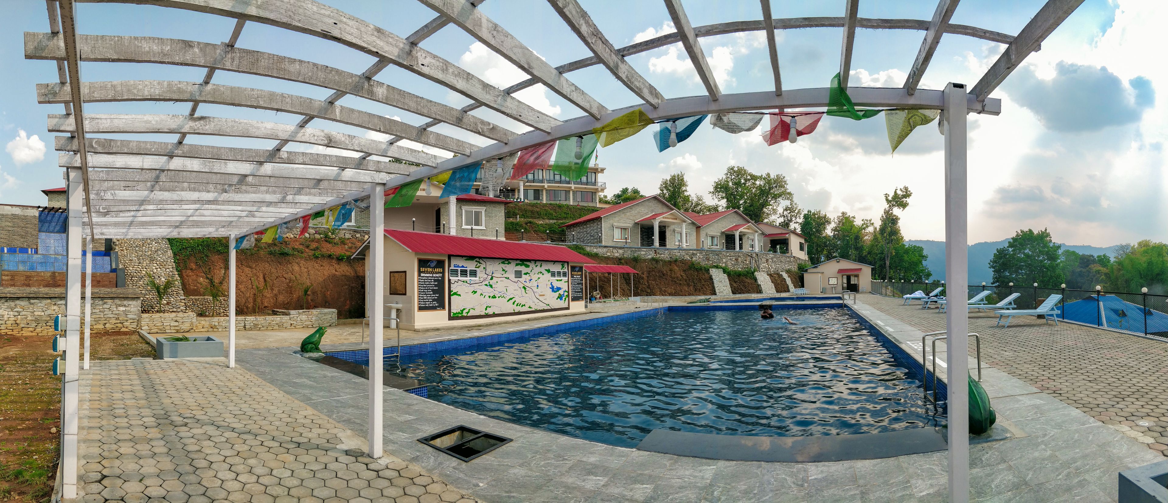 Piscina exterior, da(s) 8:00 à(s) 18:00, espreguiçadeiras 