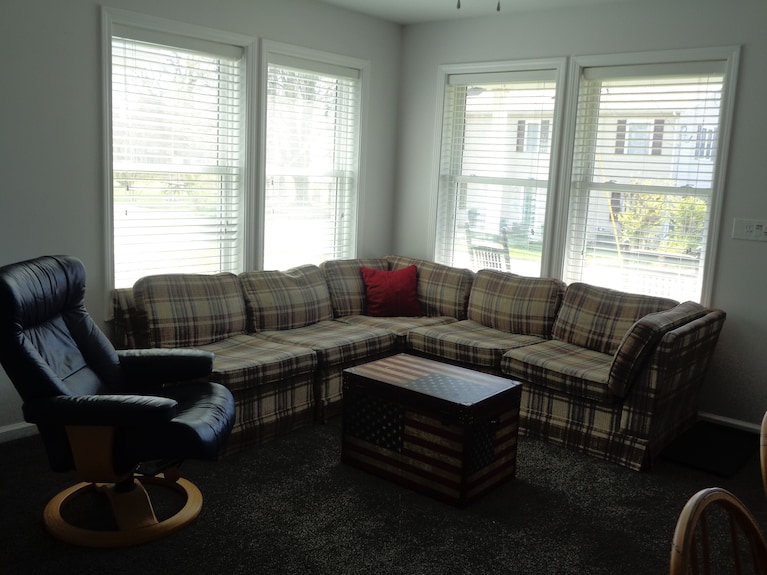 Orchard Lane At Round Lake. - 브루클린