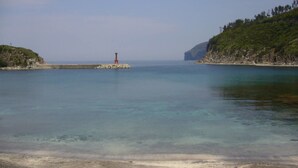 Perto da praia, praia de areia branca, snorkel 